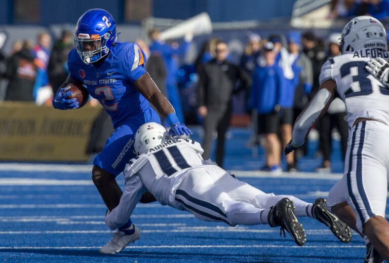 Star Utah State Edge Rusher Byron Vaughns Enters Transfer Portal | College Sports Network