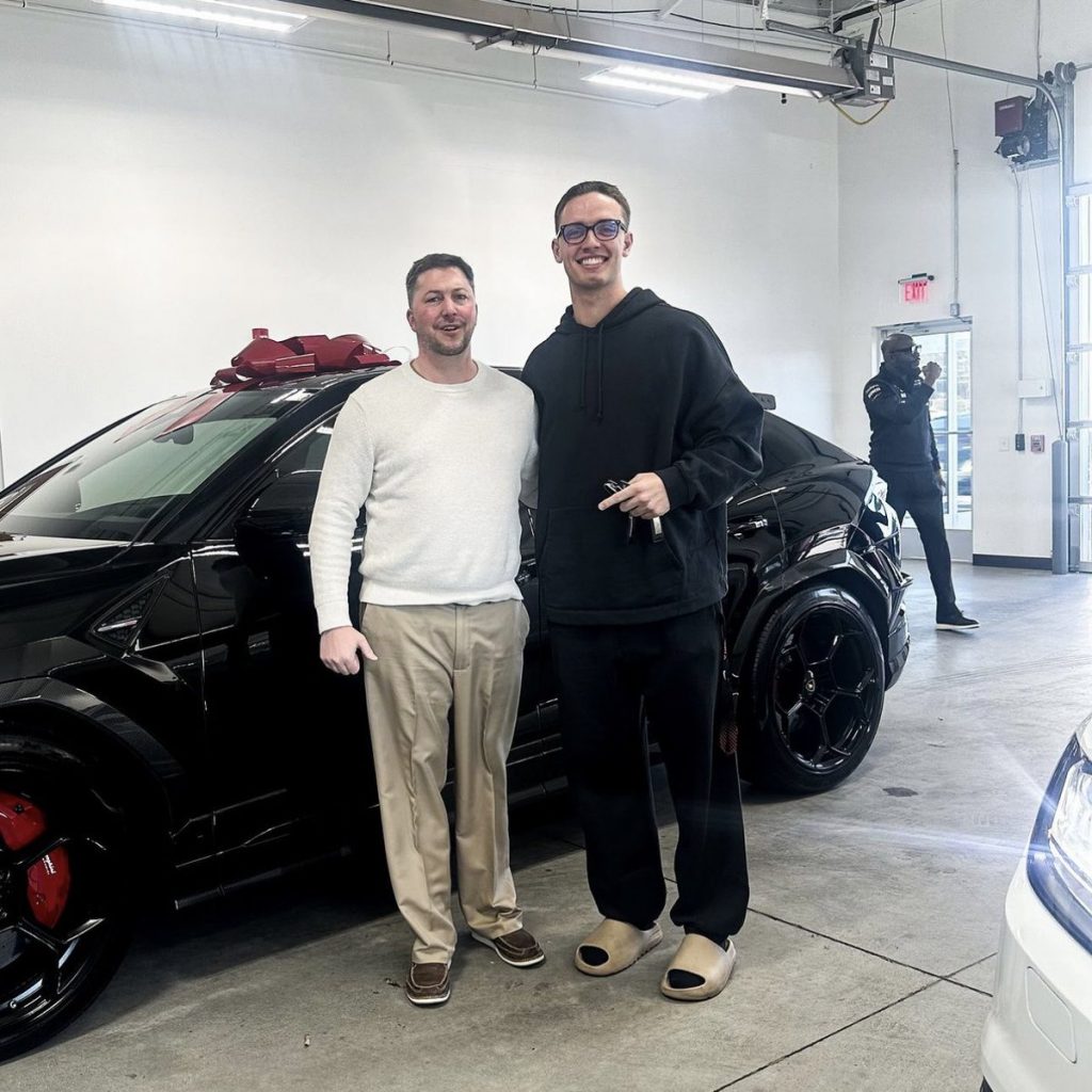 Superstar in a Super Car: Georgia QB Carson Beck Bags Brand New ...