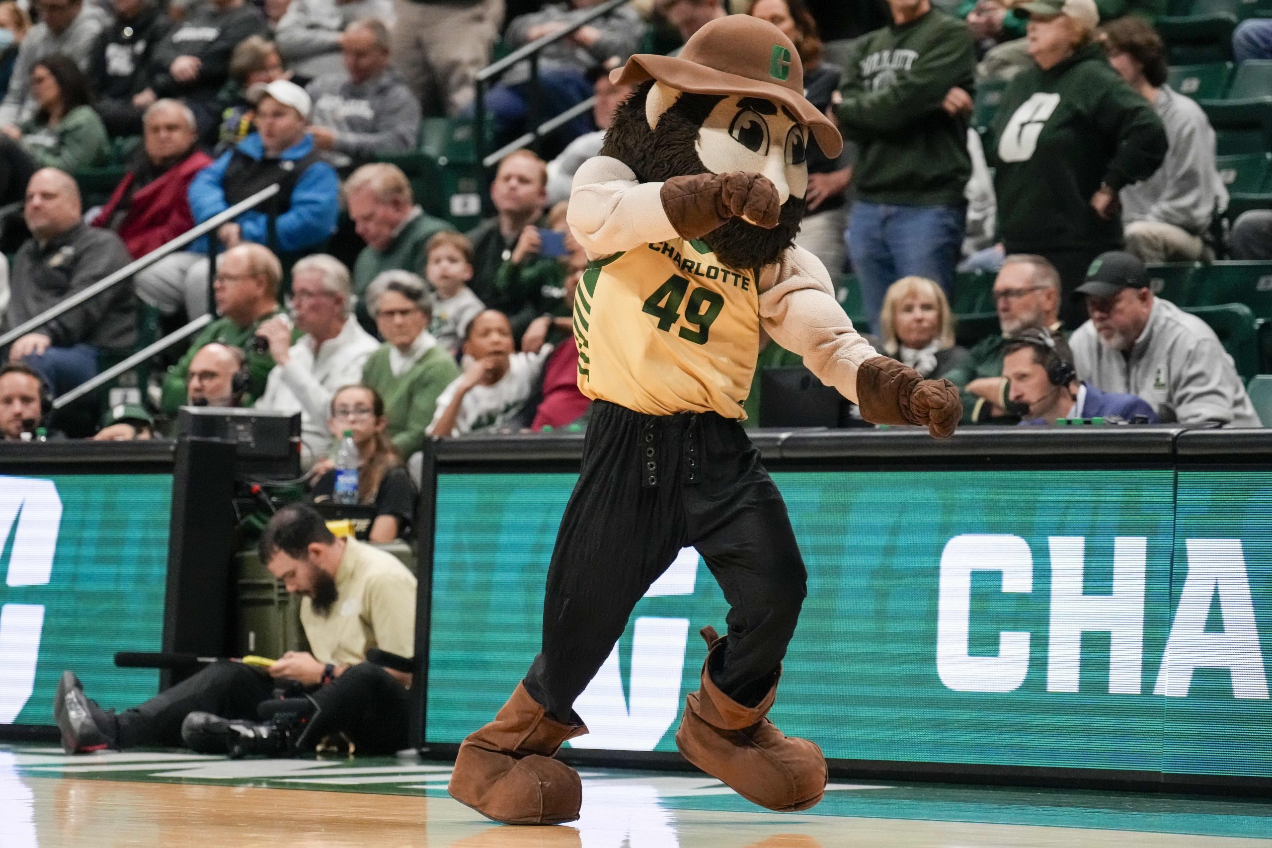 Unc Charlotte Mascot Charlotte 49ers Wikipedia