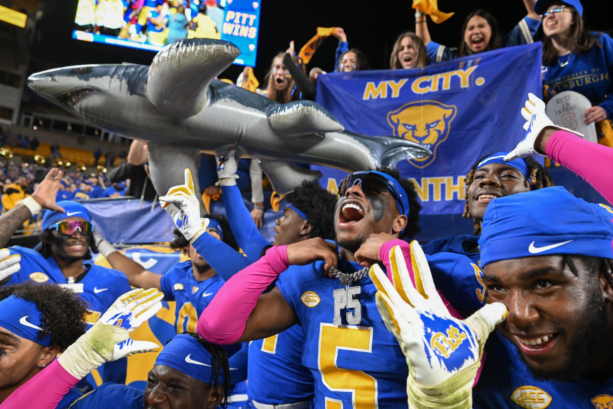 Week 9 College Football Players of the Week: Taylen Green's One-Man ...