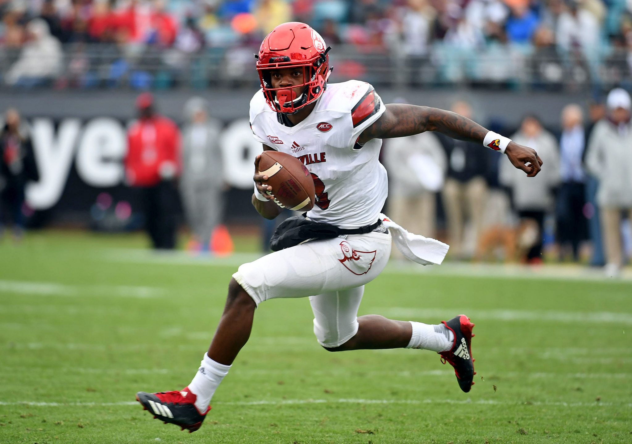 Lamar Jackson College Stats: Electric Louisville QB Put Up Insane ...