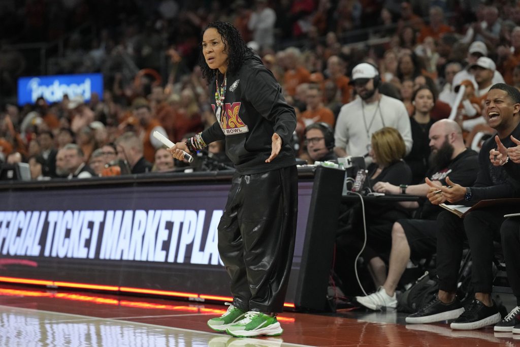 'We're Not Going to Adjust' - Dawn Staley Goes OFF on Referees in First ...