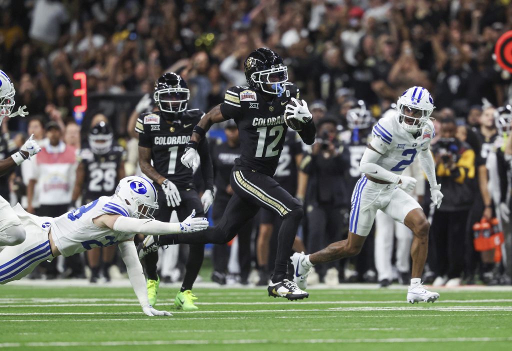 WATCH: Travis Hunter Ridiculously Turns Defense Into Offense Showing ...