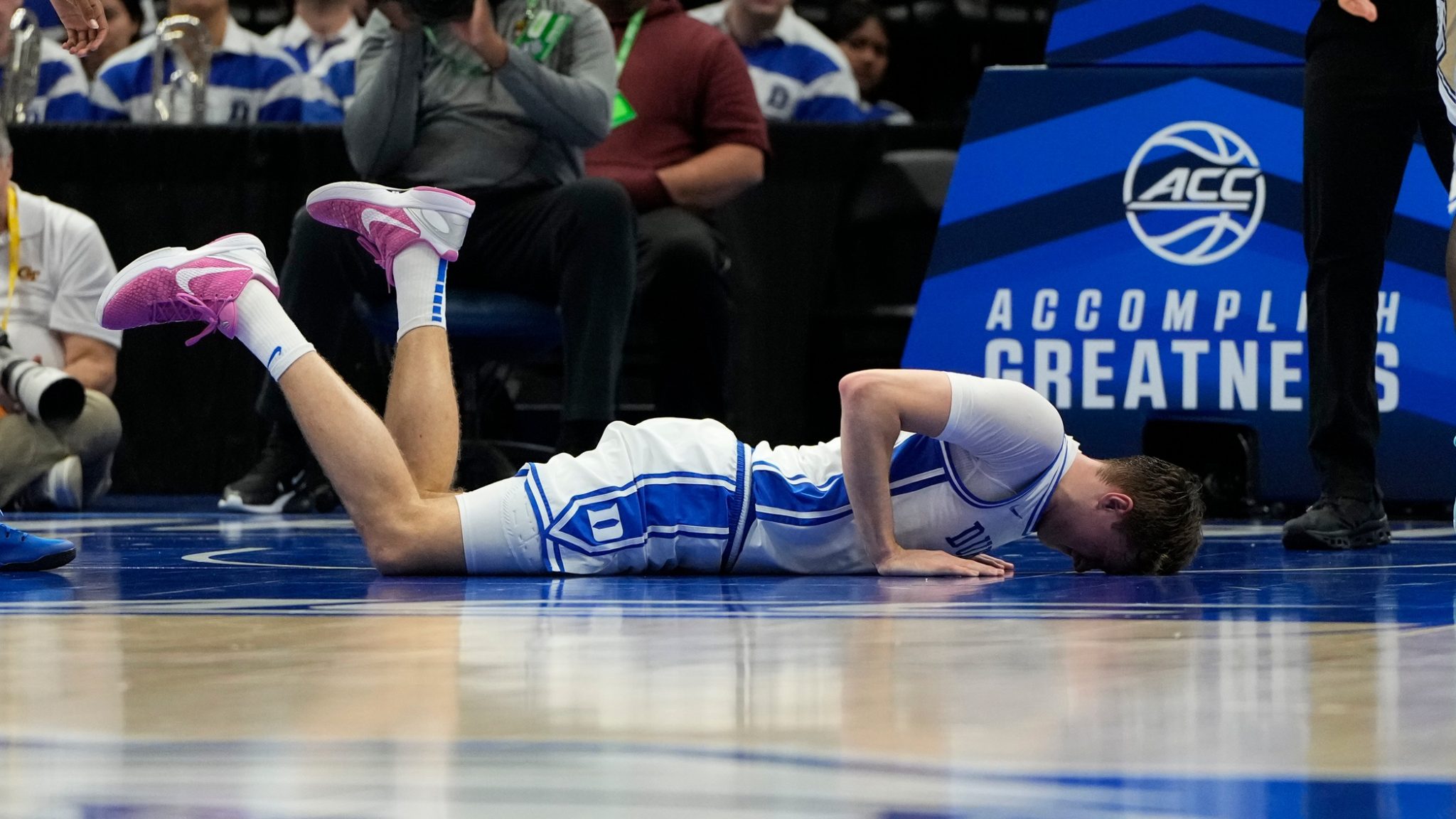 Fans React as Cooper Flagg Exits Game With Injury Against Georgia Tech ...