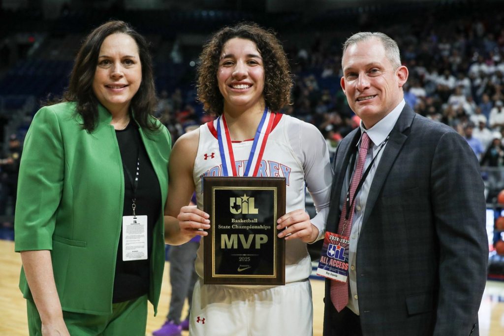 Is Aaliyah Chavez a Senior? What You Need To Know About the Top Women’s ...