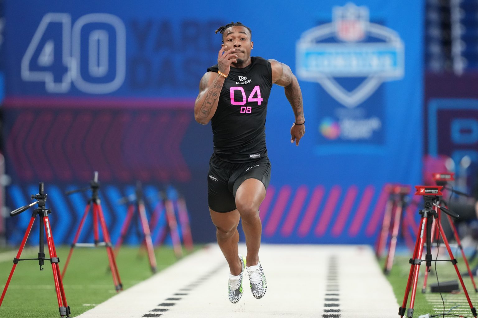 NFL Scouts Take Notice as 2 Defensive Backs Fly in 40-Yard Dash ...