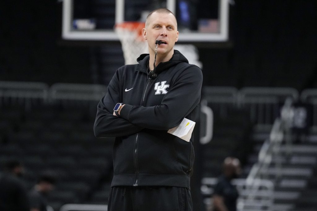 Mark Pope Faces Reprieve as SEC Honor Takes Heat Off Kentucky HC ...
