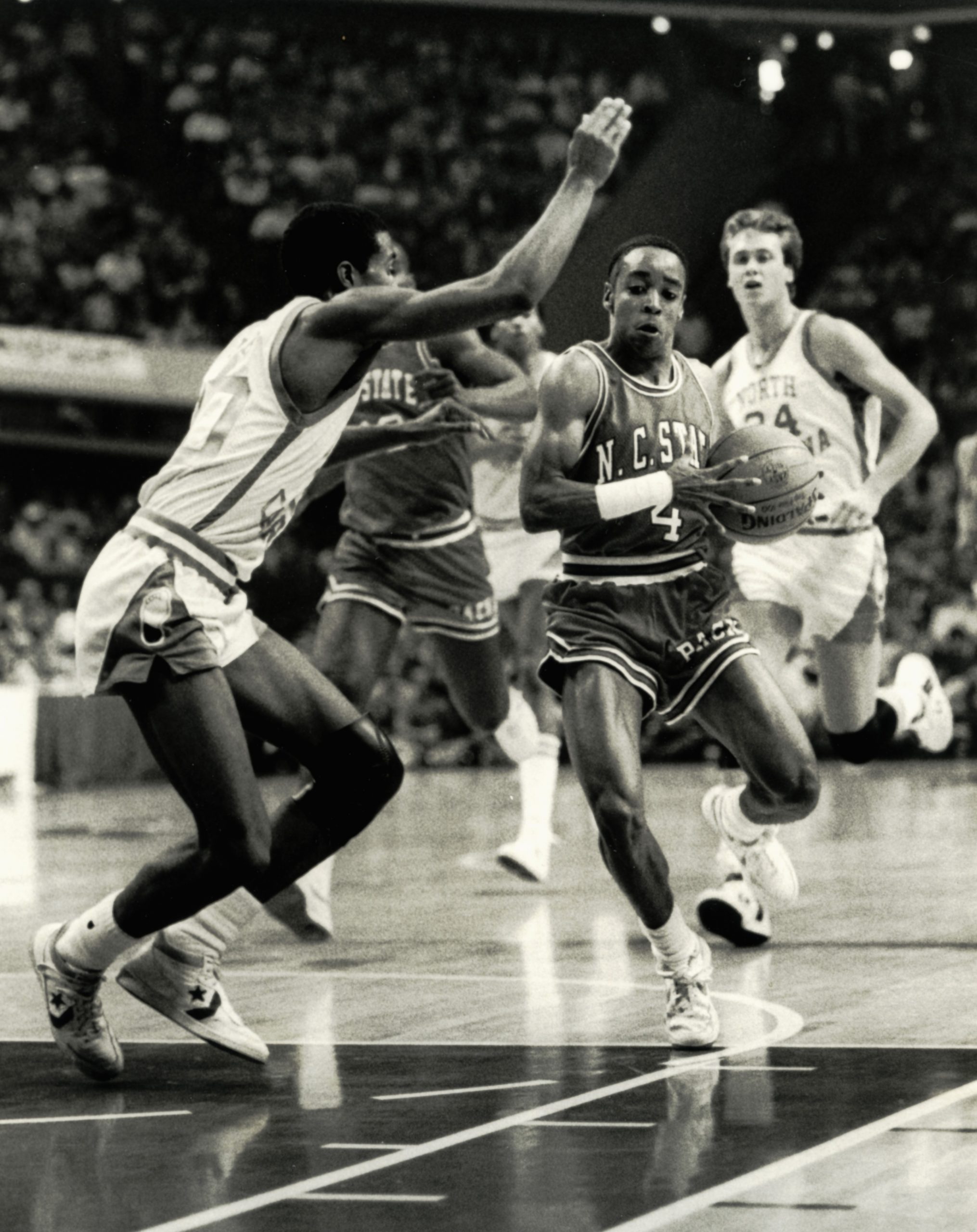 Top 7 Shortest Players in College Basketball History | College Sports ...