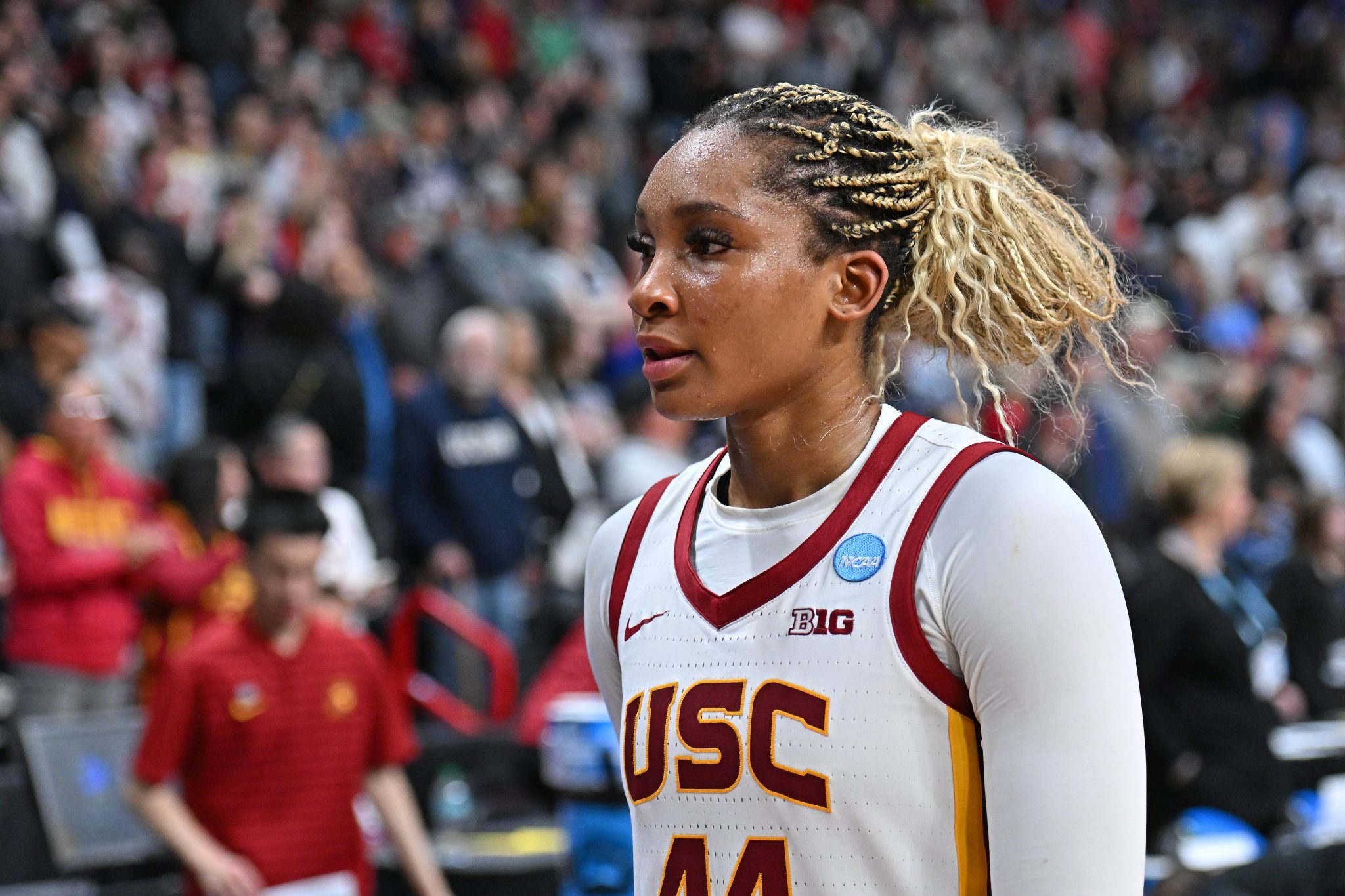Who Are Kiki Iriafen’s Siblings? A Look Into the USC Trojans Star’s Family | College Sports Network