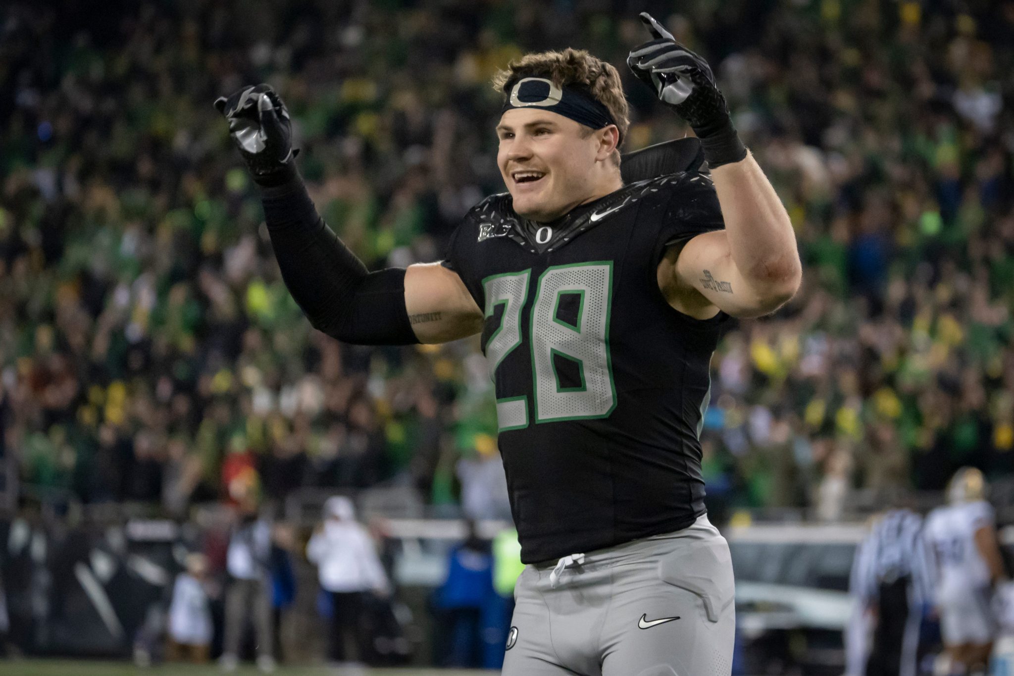 Oregon Dan Lanning Bets on Building In-House LB Talent, Passes on ...