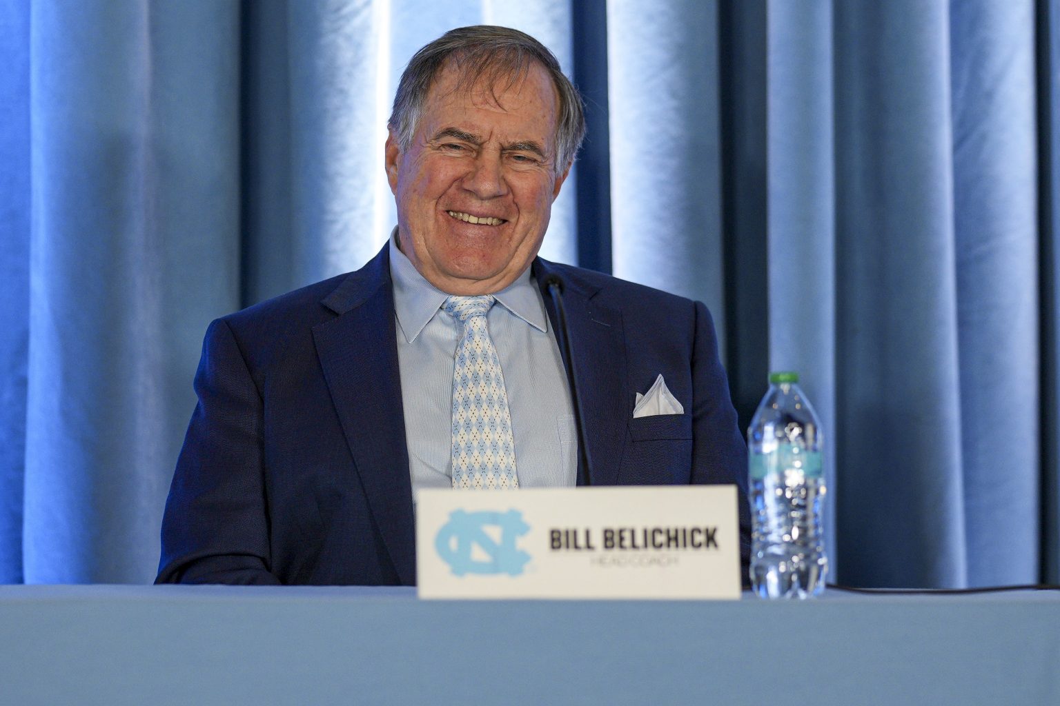 Legends Tom Brady and Michael Jordan Back Bill Belichick’s Book 'Art of ...
