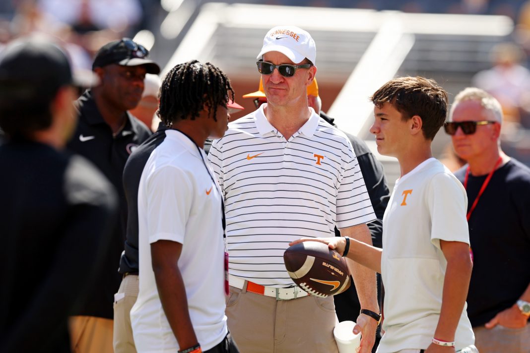 Is There ManningCast Tonight? All We Know About Schedule For Eli, Peyton Manning's Weekly Show ...