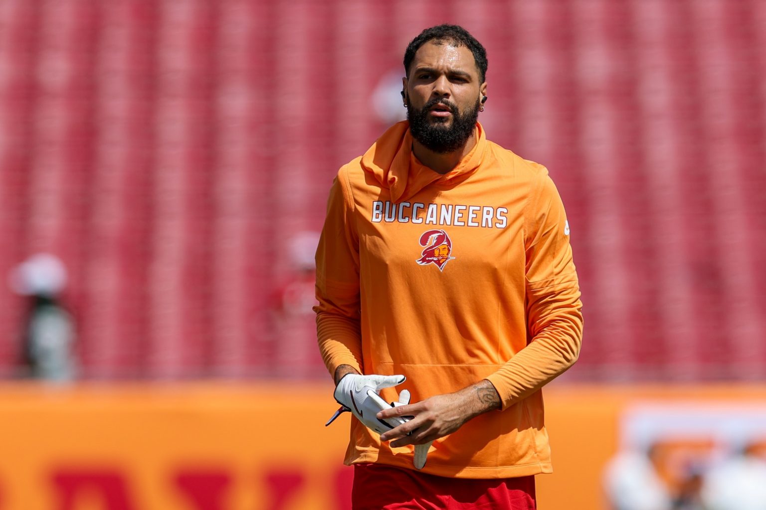 Who Are Mike Evans’ Parents? A Look Into the Personal Life of the 49ers ...