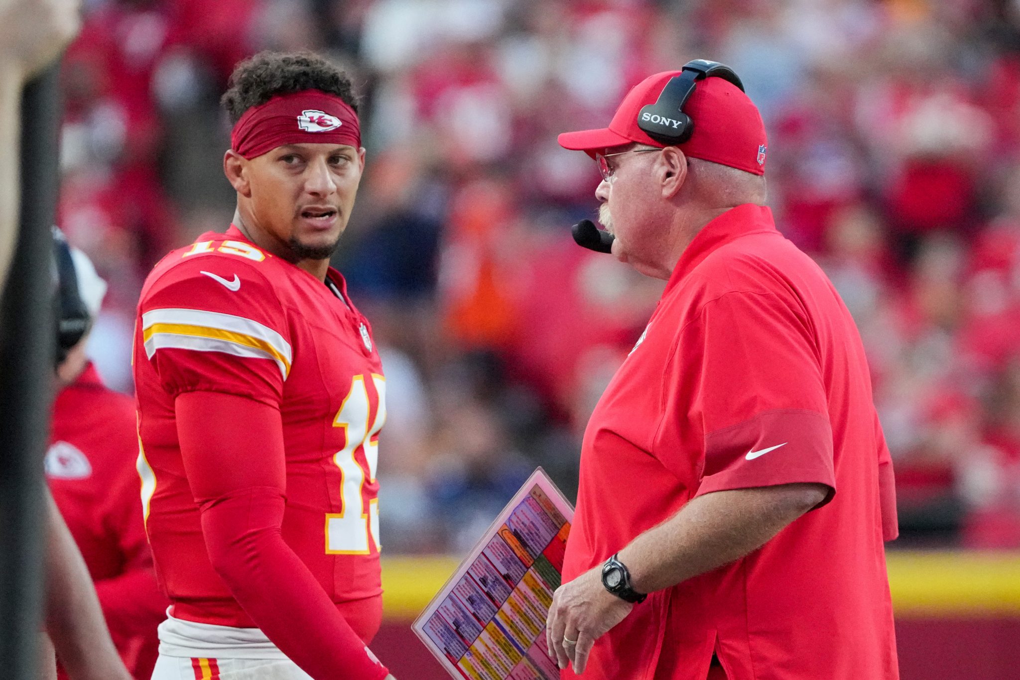 Patrick Mahomes Gets Caught Throwing Profanities At Andy Reid Amid ...