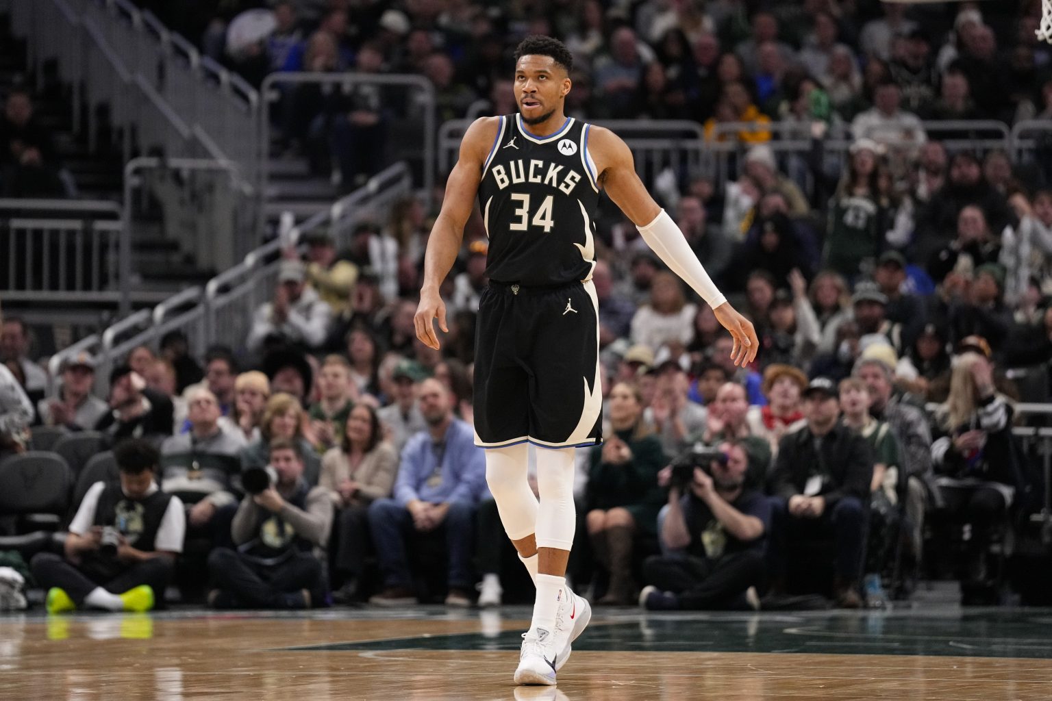 NBA Deadline: 5 Blockbuster Giannis Antetokounmpo Trade Destinations as ...