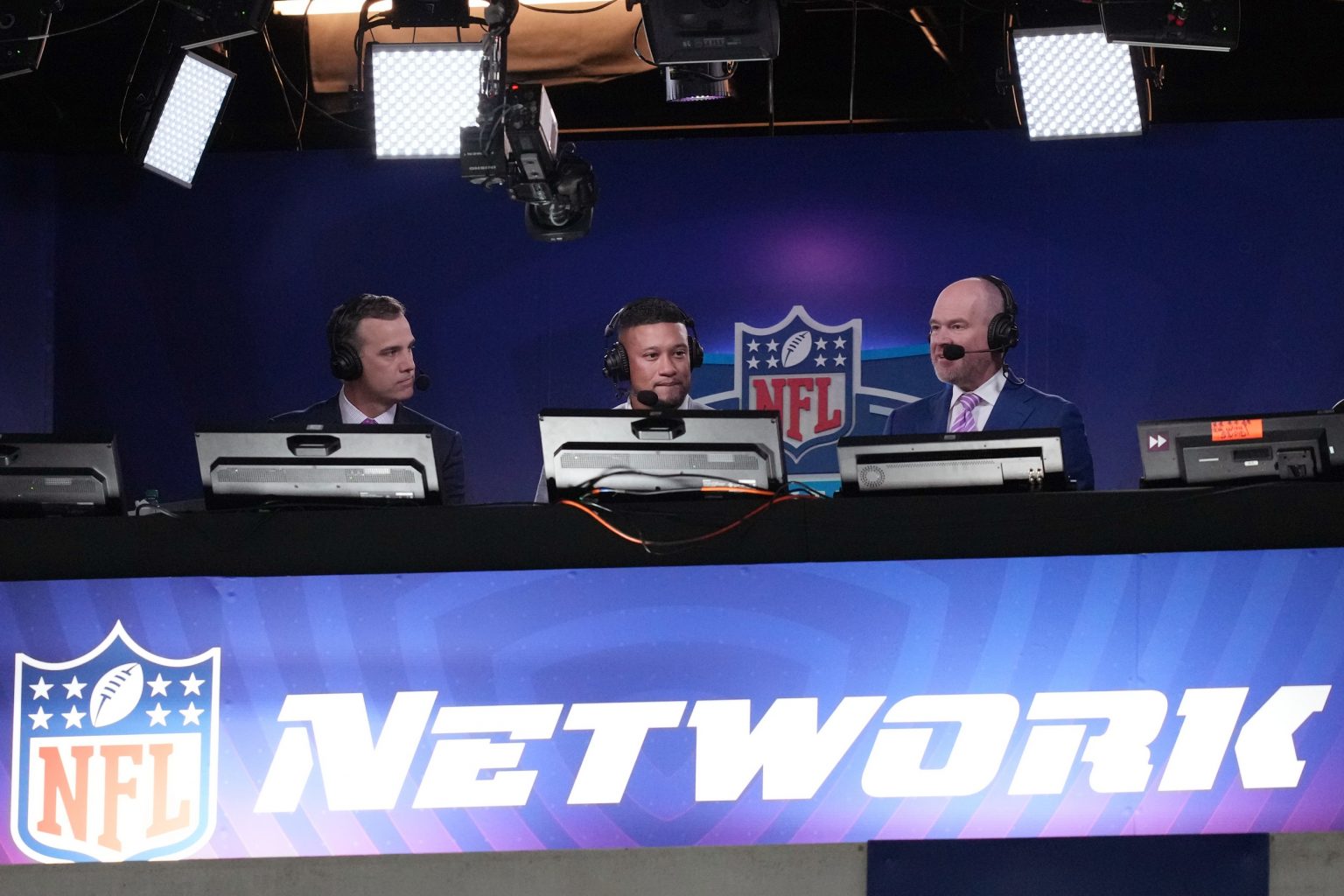 NFL Week 18 Announcers: Full Broadcast Crew List For Every Game This ...