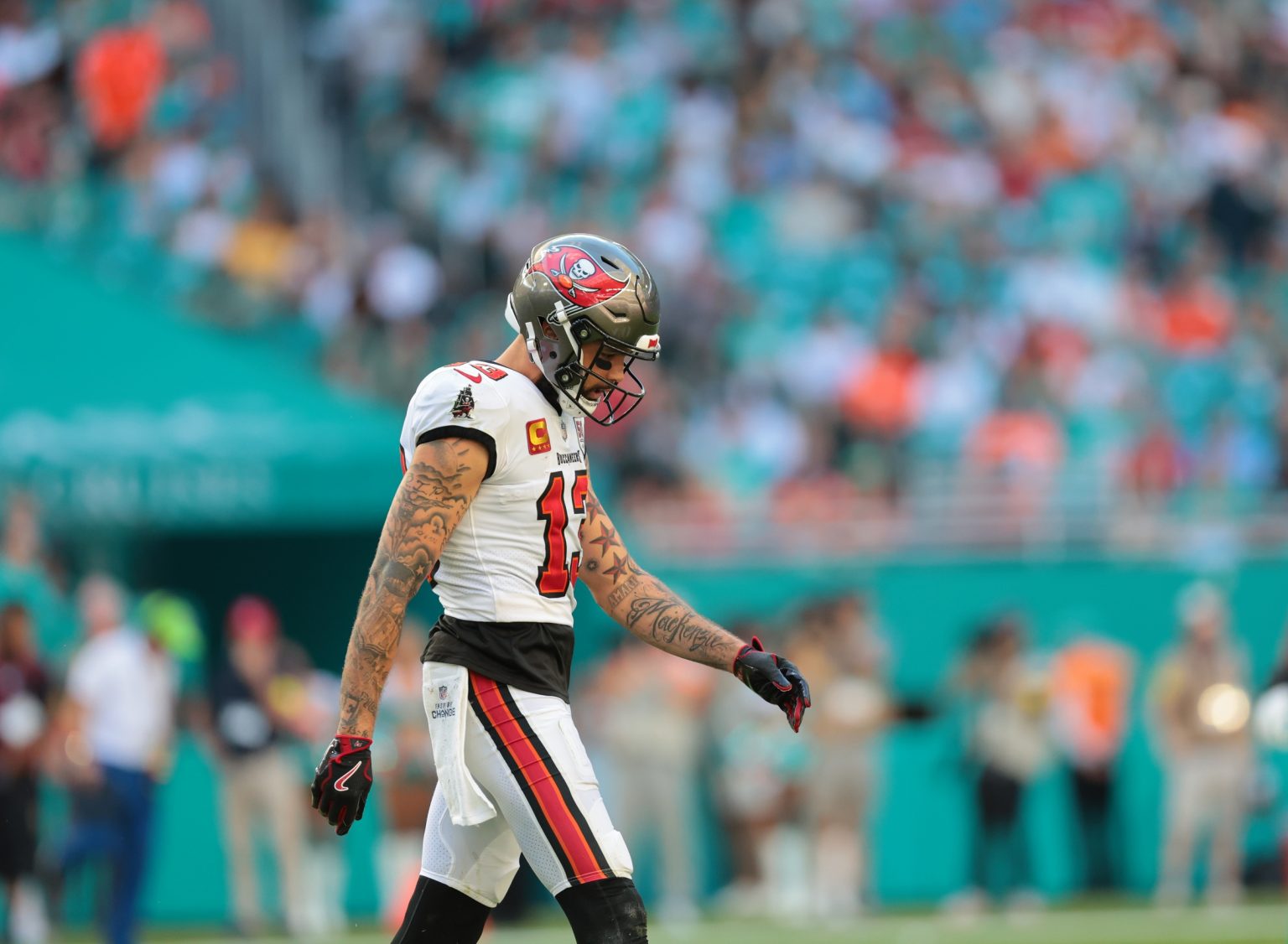 Is Mike Evans Going to the Patriots? Insider Reveals Mike Vrabel and Co ...