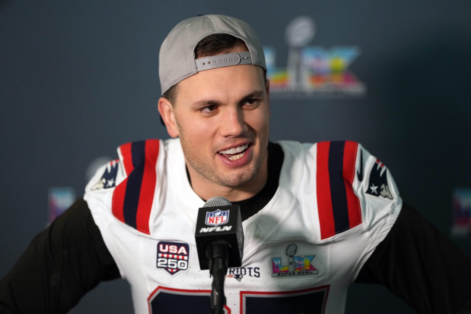 Hunter Henry Contract: Breaking Down Patriots TE’s Salary, Career ...