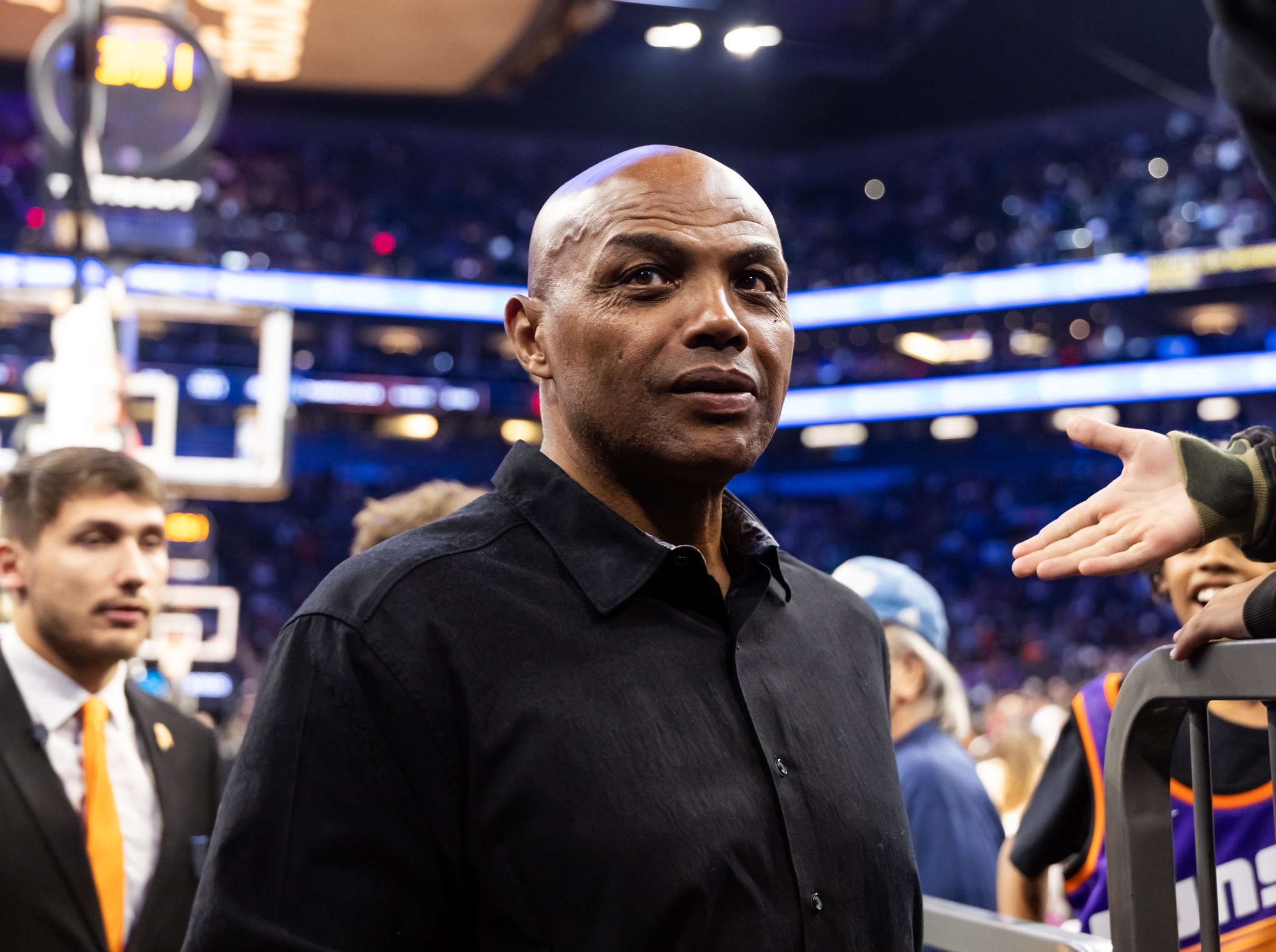 “Lakers Out Here Tanking Right Now”: Charles Barkley Blasts Lakers ...