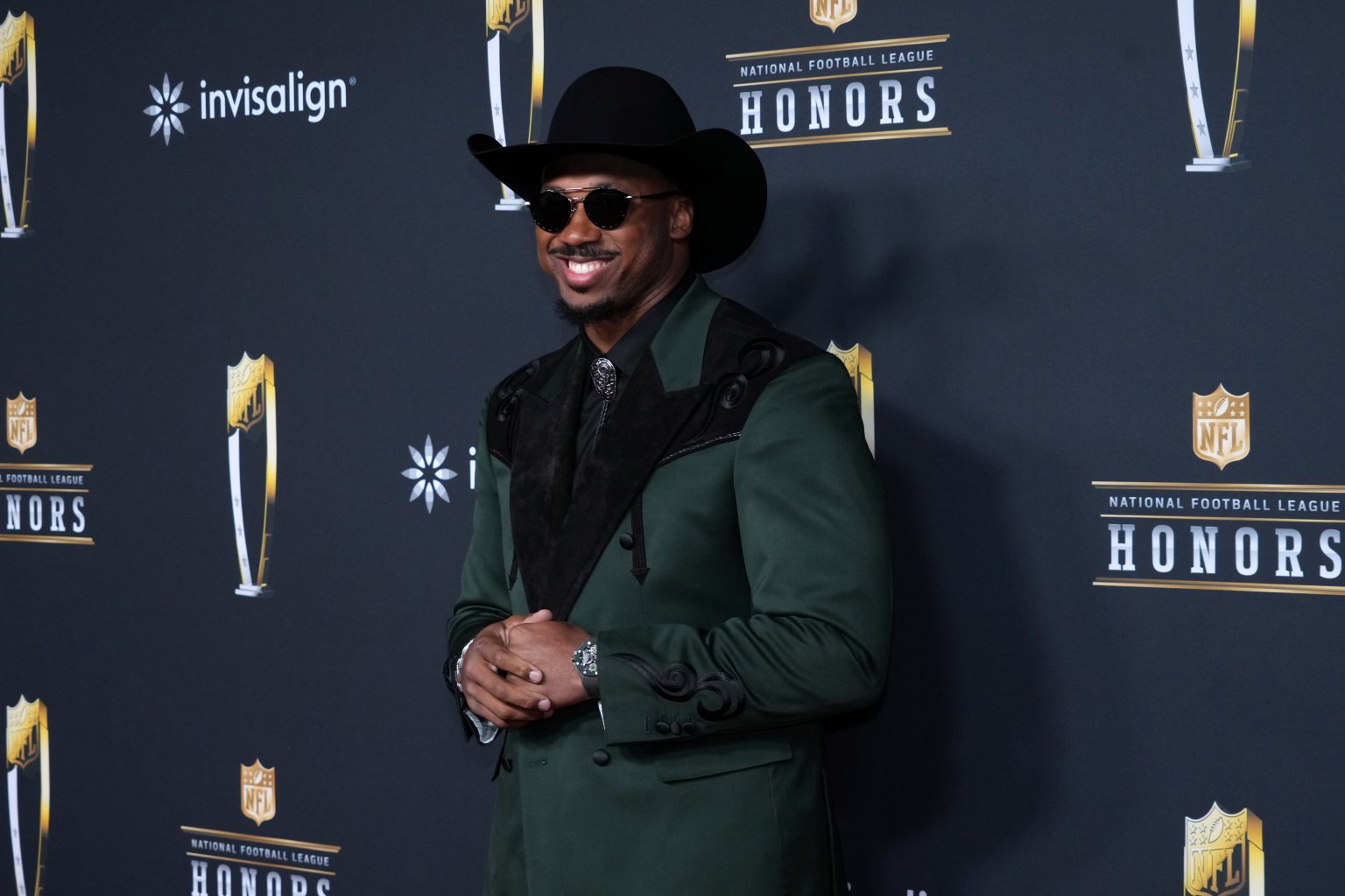 "Biggest Trade In NFL History?": Fans React As Rams Make Trade For ...