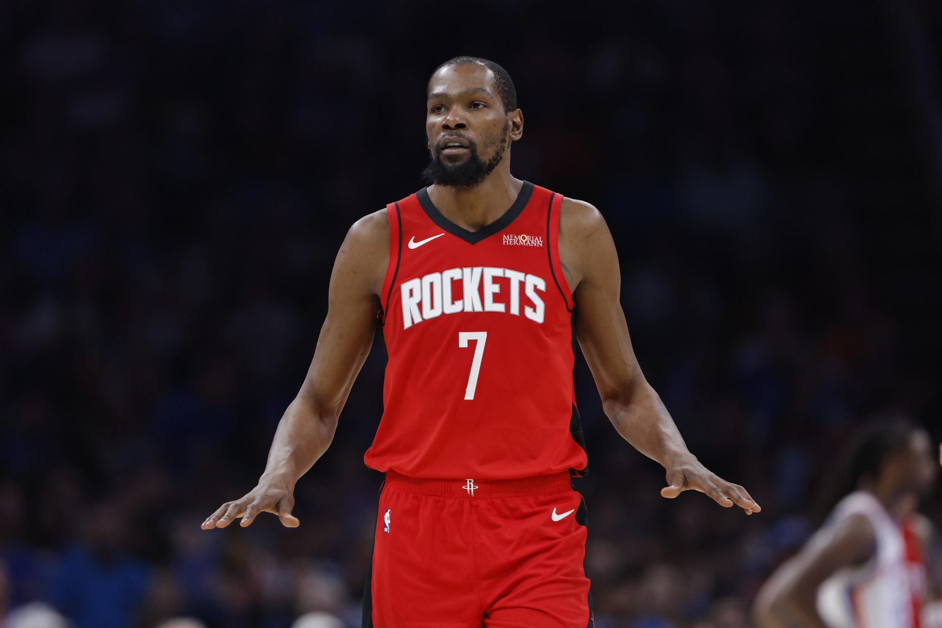 WATCH: Kevin Durant Stays Glued to His Phone Amid Burner Account and ...