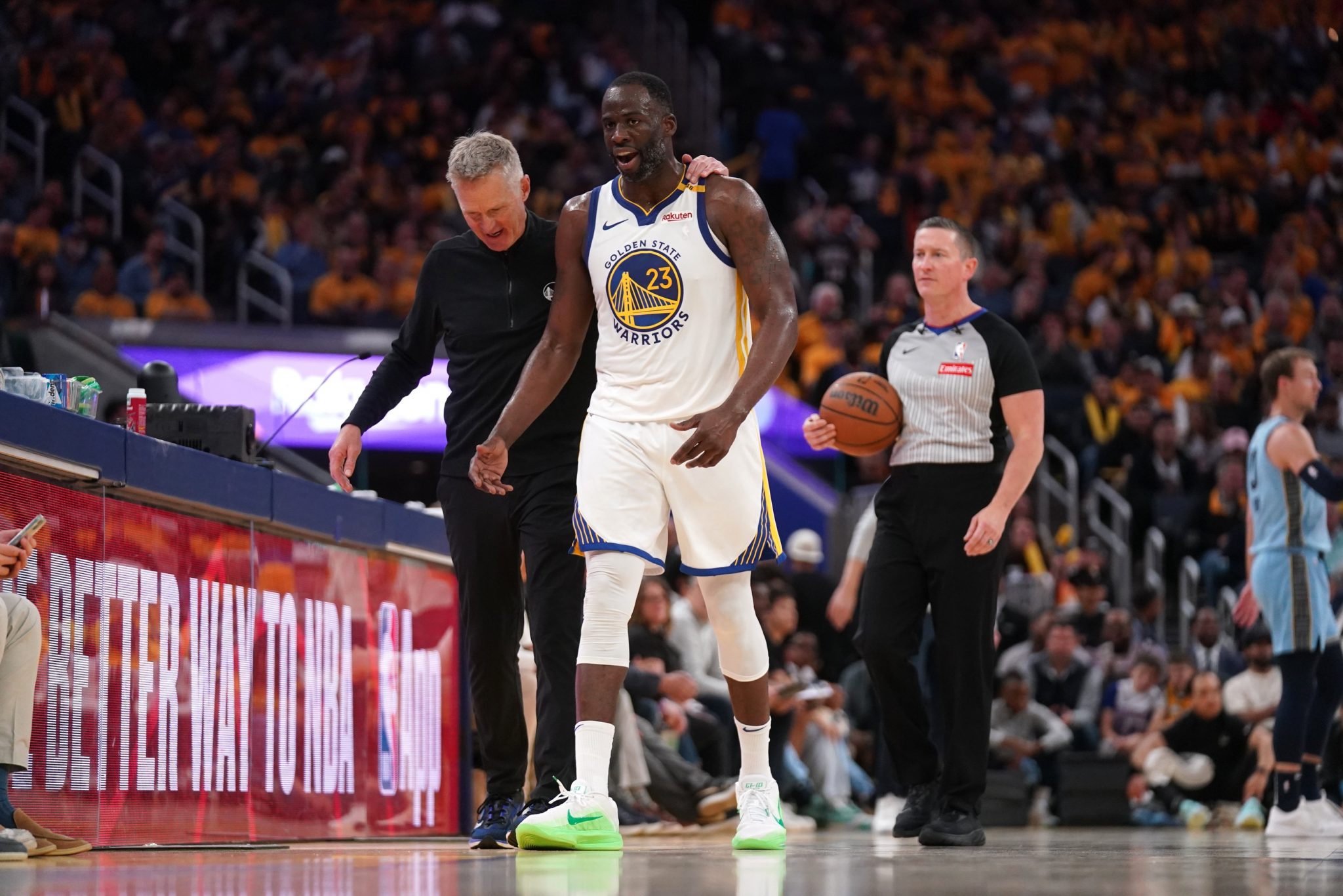 Why is Draymond Green Not Closing Games For Warriors? Steve Kerr Gives ...