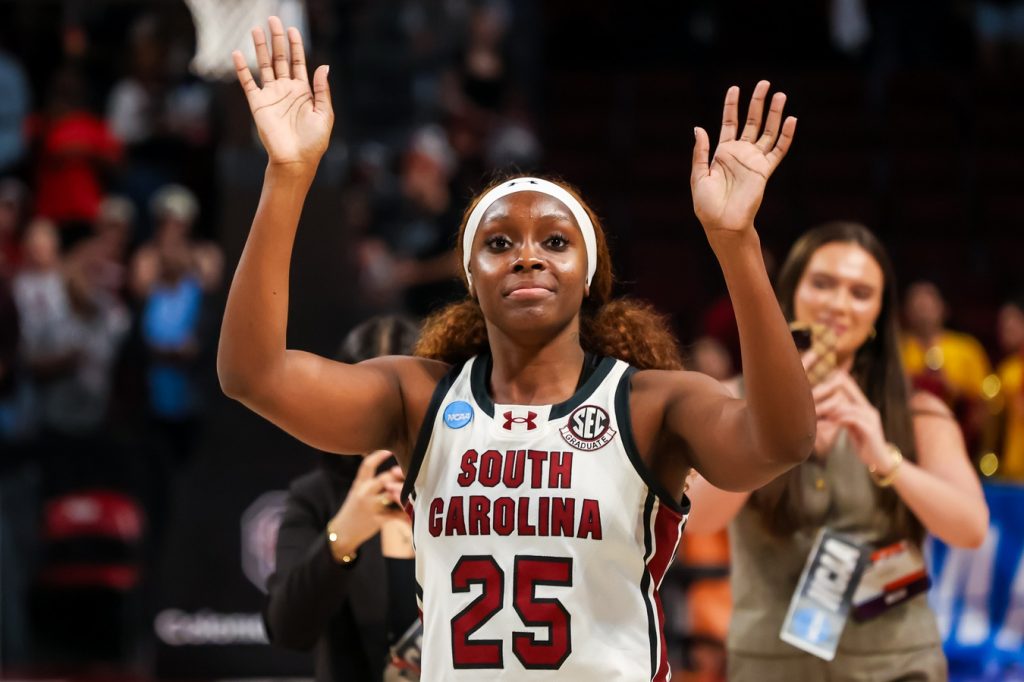 LOOK: South Carolina Star Raven Johnson Shows Off Stylish Hair Do Ahead ...