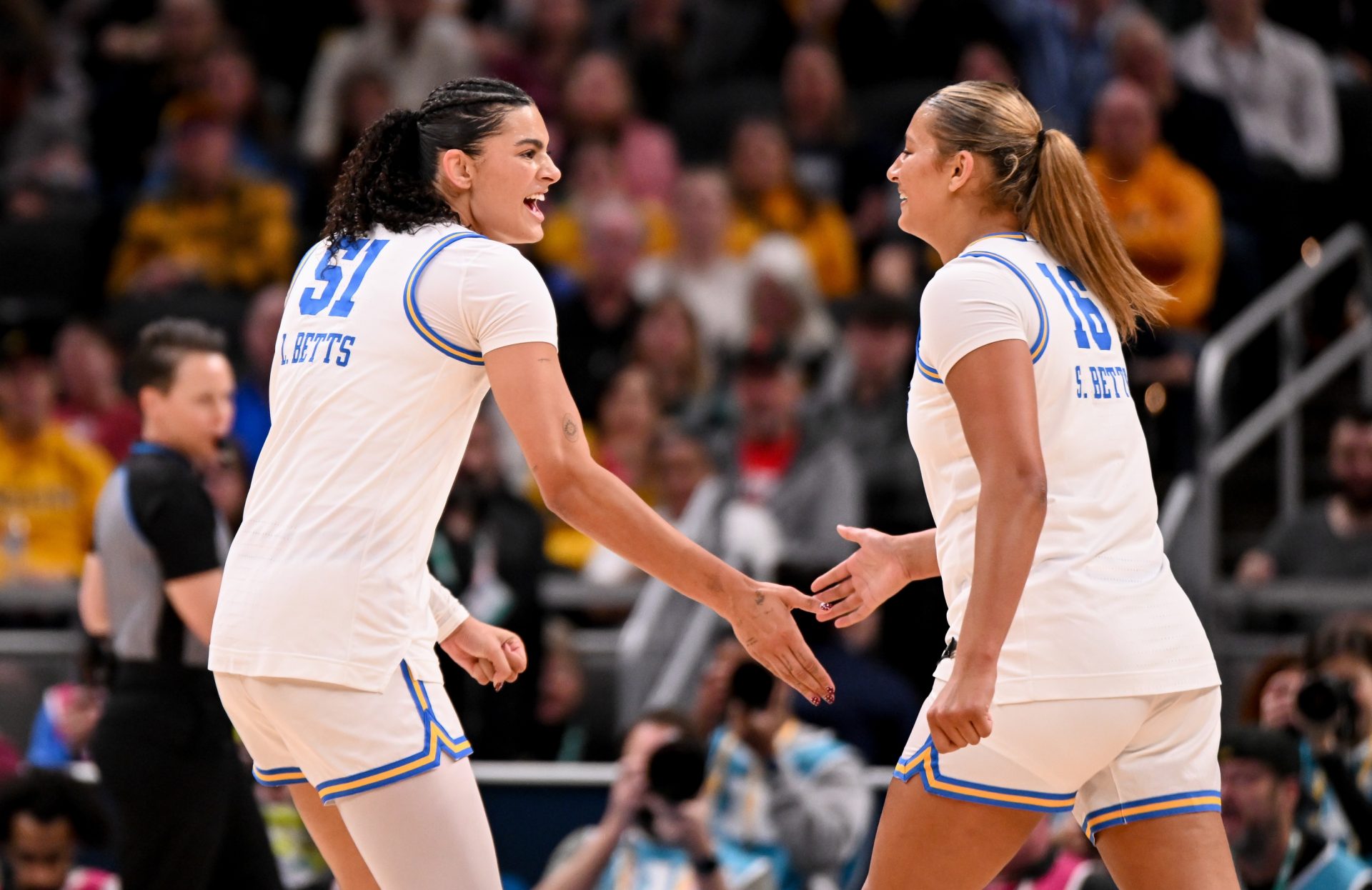 UCLA Stars Lauren, Sienna Betts Celebrate In Style As Bruins Win Big ...
