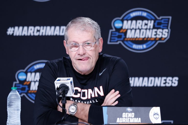 Geno Auriemma | College Sports Network