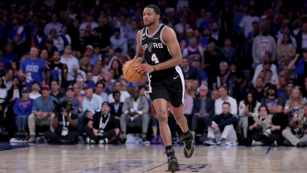 De'Aaron Fox Faces Fan Backlash Over Explanation for Costly Mistake in ...