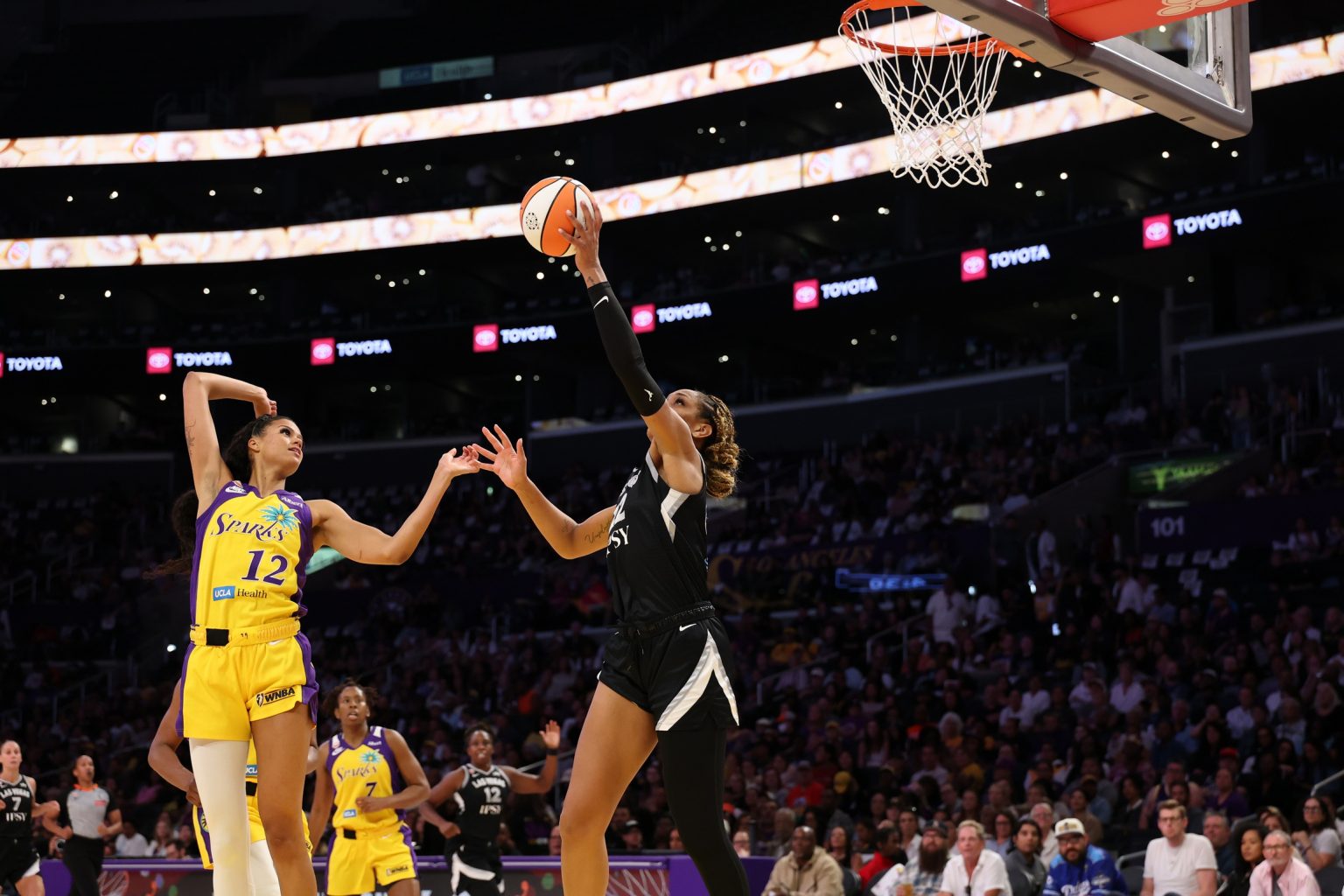 “Disgusting behavior”: Fans Accuse Aces Of Stat Padding As Rae Burrell ...