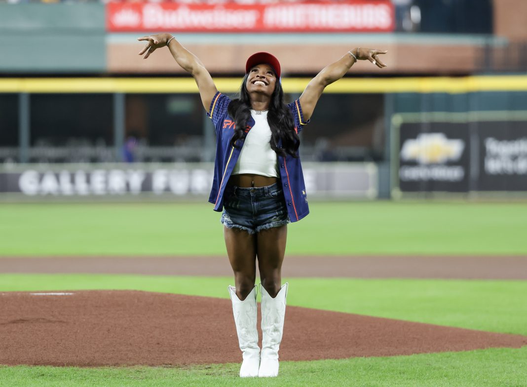 Simone Biles Responds to Troll Questioning Her Vacation After Near ...