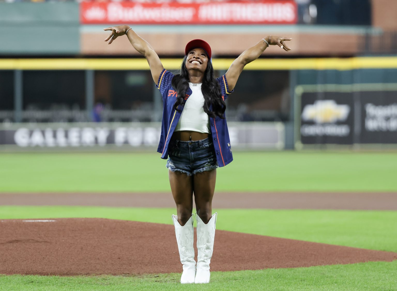 Simone Biles Responds to Troll Questioning Her Vacation After Near ...